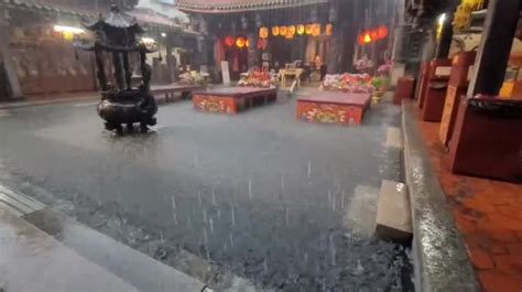 影／暴雨狂炸 鹿港天后宮廟埕成水池 太歲廳也淹水 時事 聯合影音