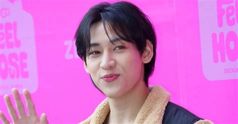 갓세븐 뱀뱀 조금은 부끄러워~ Se★포토