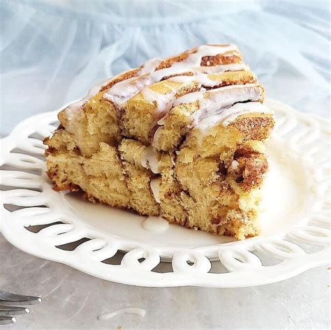 Giant Cinnamon Roll Foodtalk