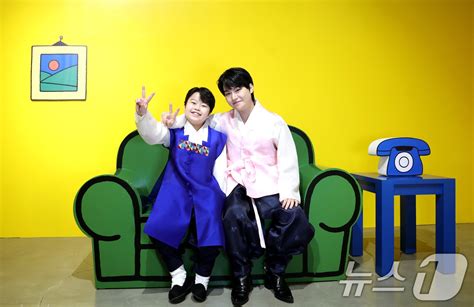 단독 황민우·황민호 형제가 같은 길정말 든든하죠 한복인터뷰 뉴스1