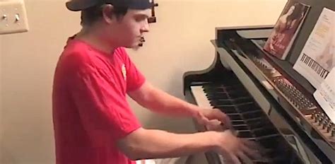 Watch Mi Couple Stunned After Pizza Delivery Dude Delivers Concerto