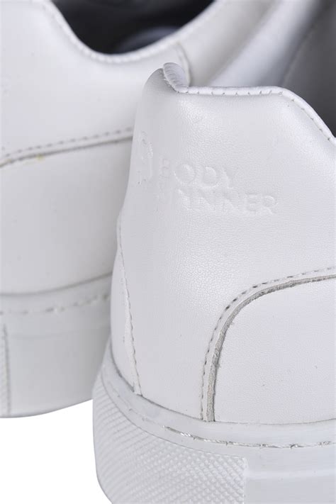 کتونی ساده زنانه فروشگاه اینترنتی بادی اسپینر