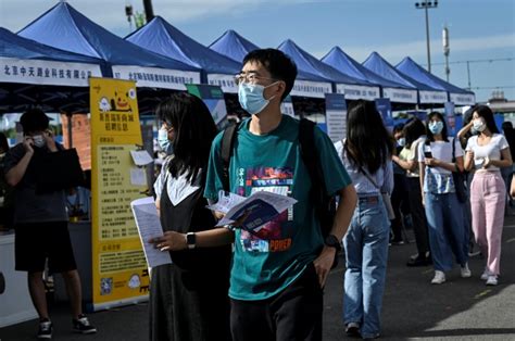 Why Chinas Young Do Not Share The Countrys Prosperity Ibtimes