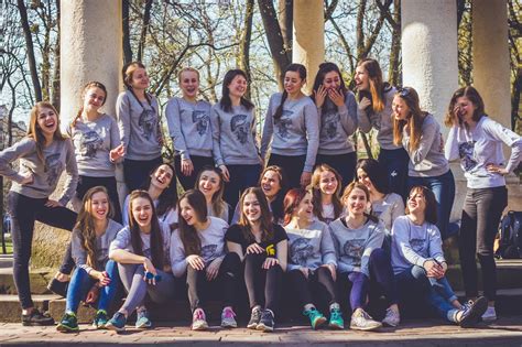 Красномовець Страх перед публікою страх зробити перший крок на сцену це одні з