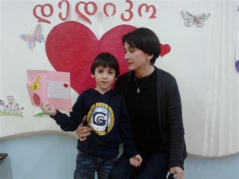 ღია გაკვეთილი I კლასში 3 მარტი გაკვეთილის თემა ჩემი დედიკო