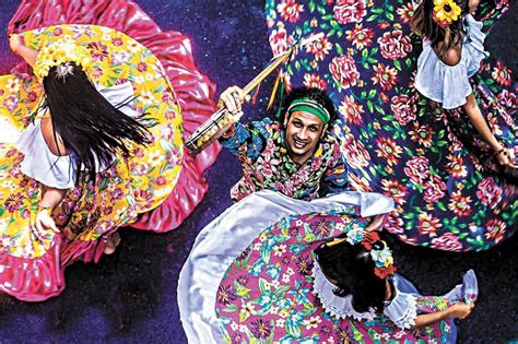 Centro cultural dedicado ao folclore no Catete tem festa manifestações de todo o país
