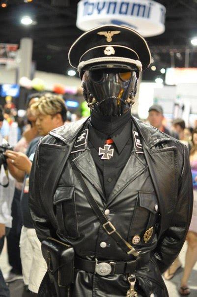 Карл Кронен родился в 1897 году в Мюнхене Германия в обеспеченой немецкой семье О родителях