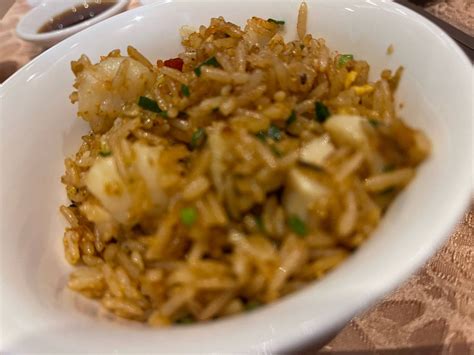 ข้าวผัดไข่ปลาซอสเอ็กซ์โอสไตล์เชฟแมน ร้าน Chef Man Restaurant ธนาซิตี้