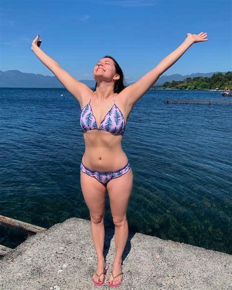 Actriz Magdalena Müller arrasa con sus fotos en la web Tecache cl
