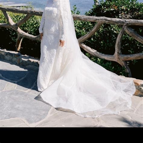 Luxury Muslim Wedding Dress Beaded Lace Bridal Dress Hijab Wedding