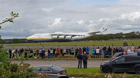 Watch As The Worlds Largest Cargo Plane Lands In Scotland