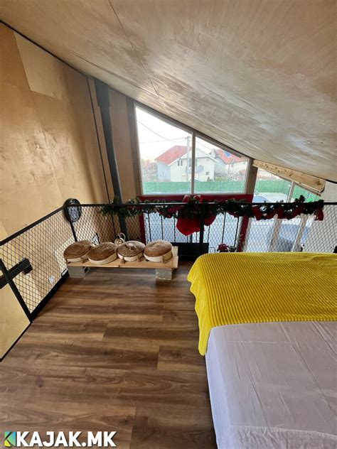 Вила со базен џакузи и одличен поглед на Скопје Kajak Mk