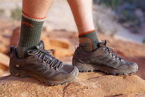Best Hiking Socks Of 2018 Switchback Travel