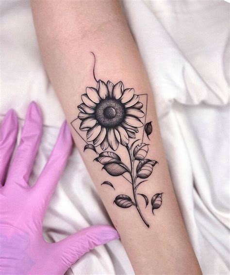 14 Feminine Sunflower Tattoo Designs Best Tattoo Zone