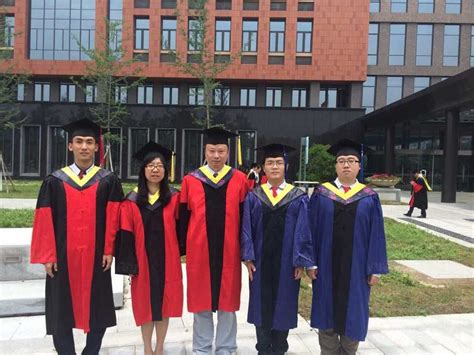 祝贺我组三名研究生顺利毕业及宋振纶导师荣获“朱李月华优秀教师奖” 中国科学院宁波材料技术与工程研究所先进金属材料及防护研究团队