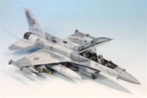 Istvan Michalkos Scale Models Lockheed Martin F 16f Block 60 Desert