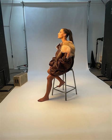 Adéle Exarchopoulos R Celeb Barefoot