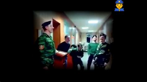 Прикол в армии дежурный по роте - YouTube
