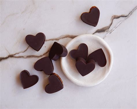 Homemade Coconut Dark Chocolate — Umoya Wellness