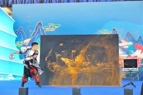 黄凤荣十景十画怀桑梓 挥彩泼墨绘家乡