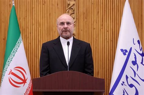 حضور قالیباف در راهپیمایی ۲۲ بهمن در ارومیه عکس