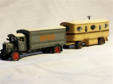 Varney Transport Replicas 176 Mammoth Fun Fair Lorry And Caravan Pro