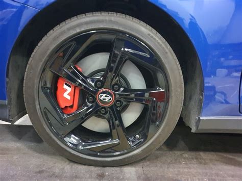 현대 벨로스터 N브레이크 1p작업더블진라인현대벨로스터n브레이크1p현대벨로스터현대벨로스터브레이크튜닝합성유n1p브레이크디스크군포산본안양