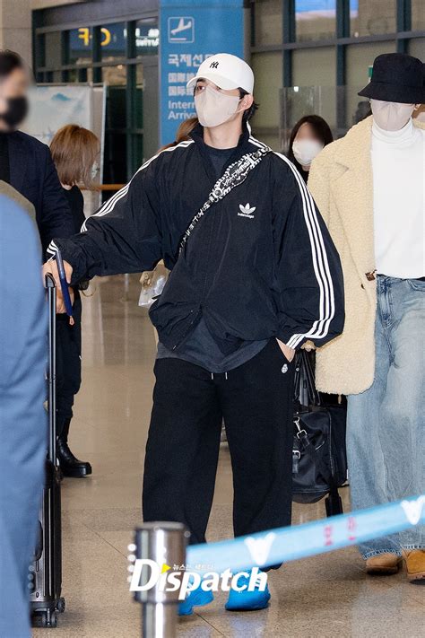 [현장포토] 시 선 강 탈…에스쿱스 카리스마 입국 디스패치 뉴스는 팩트다