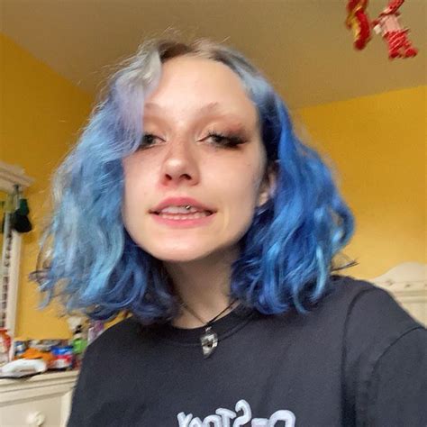 Chloe Moriondo On Instagram Hair Blue Hair How To Draw Hair