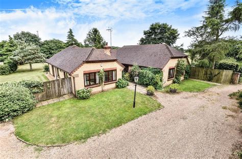 4 Bedroom Detached Bungalow For Sale In In Ashford England United