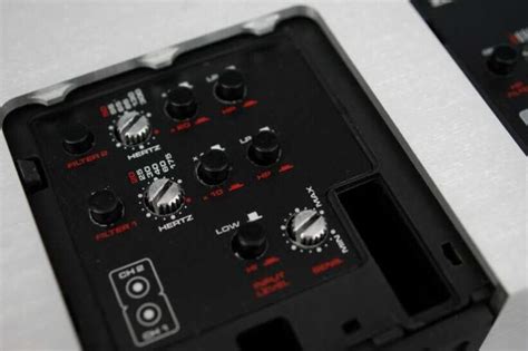 Qué es el crossover de audio en un sistema de sonido de automóvil y por
