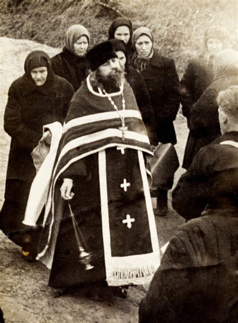 Отец Иоанн (Крестьянкин): фотолетопись служения Богу и людям ...