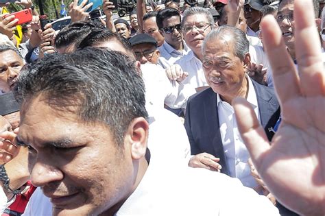 Muhyiddin Claims Innocence After Macc Arrest Says Will Answer Charges