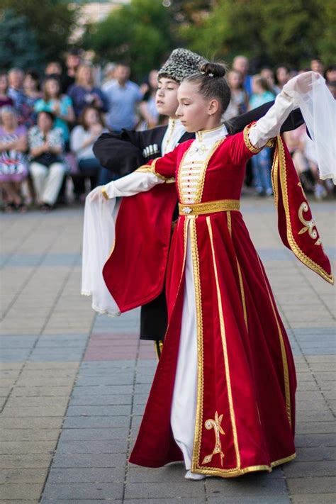 Pin On Hundreds Of Circassians Enjoy Themselves
