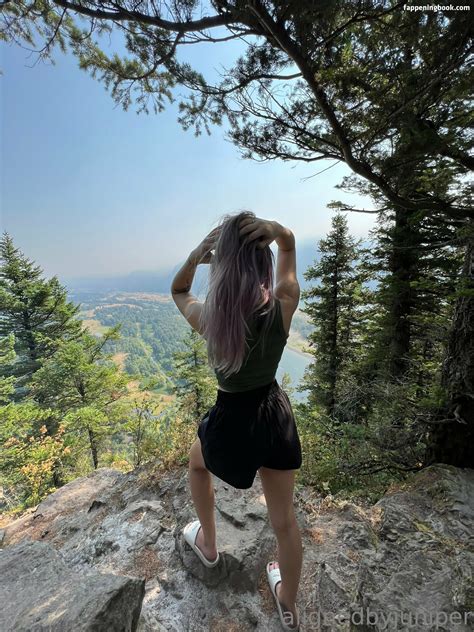 Juniper Alignedbyjuniper Cosmicxbeing Nude Onlyfans Leaks Fappening Fappeningbook