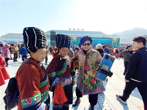 光影见证 “神仙”高铁张吉怀开通素描（组图） 搜狐大视野 搜狐新闻