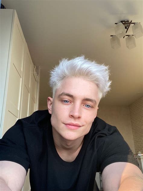 Pin By Alex Stark On Tyton White Hair Men Bleached Hair Men Guys