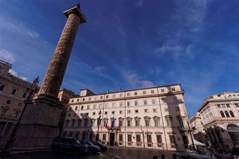 PA Per Gli Stipendi Salta Il Tetto Dei 240 Mila Euro Quali Sono Le