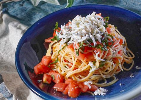 B Recipe 元イタリアン料理人が家で冷製パスタを作る時のルール5つと「しらすと大葉の冷製トマトソースパスタ」のレシピ【メシ通の