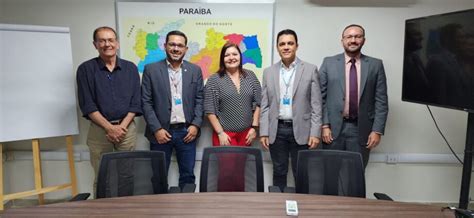 SUBPROCURADORA GERAL DO MPC PB RECEBE DIRIGENTES DA CAGEPA PARA VISITA TÉCNICA E APRESENTAÇÃO DE