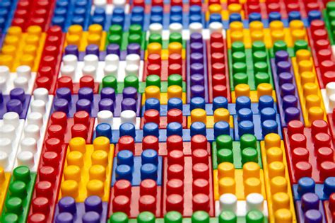 컬러 생성자 블록의 추상적 인 배경 텍스처 생성자의 다채로운 플라스틱 부분의 배경 색깔이있는 장난감 벽돌 더미 개발에 대한 스톡 사진 및 기타 이미지 Istock