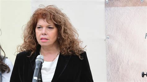 Илияна Йотова ще открие електроцентрала и ще почете италиански учен Новини бг