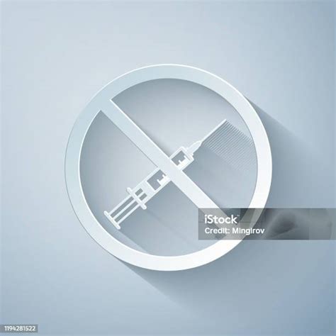 종이 잘라 회색 배경에 고립 된 백신 아이콘 없음 주사기 기호가 없습니다 예방 접종 주사 백신 인슐린 개념 종이 아트 스타일입니다 벡터 일러스트레이션 3차원 형태에 대한