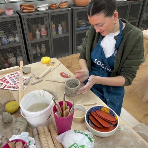 Pottery Taster Class Hand Building And Wheel Throwing Milton Keynes
