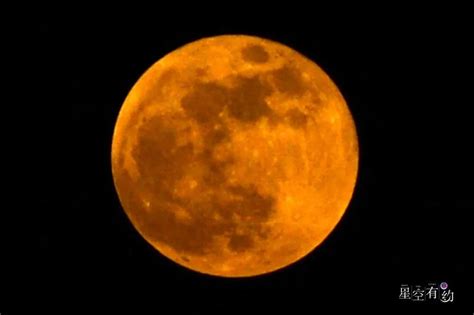 就在今天19时26分年度最大满月现身夜空 人民日报