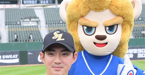 포토 구자욱 얼굴 만큼 잘생긴 사인