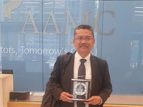 Keren Dekan Fk Ui Dapat Award Dari Asosiasi Perguruan Tinggi Kedokteran As