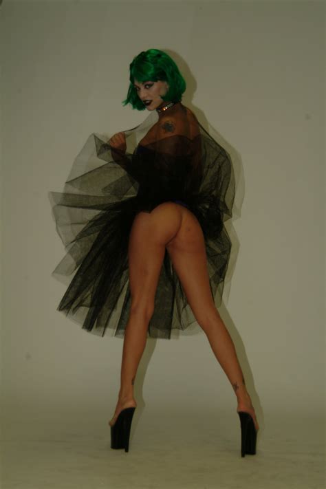 Jezebelle Bond Is A Gothic Delight 66 Photos