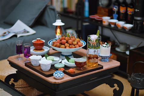 높은 각도보기 수직 쐈어 식사 음식 음식 사진 접시 컵 테이블 풍부에 관한 무료 스톡 사진