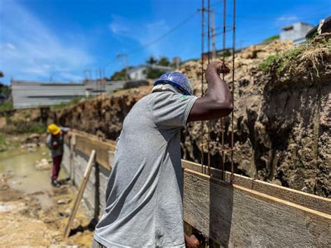 Prefeitura aldeense segue obra de construção da praça da Colina